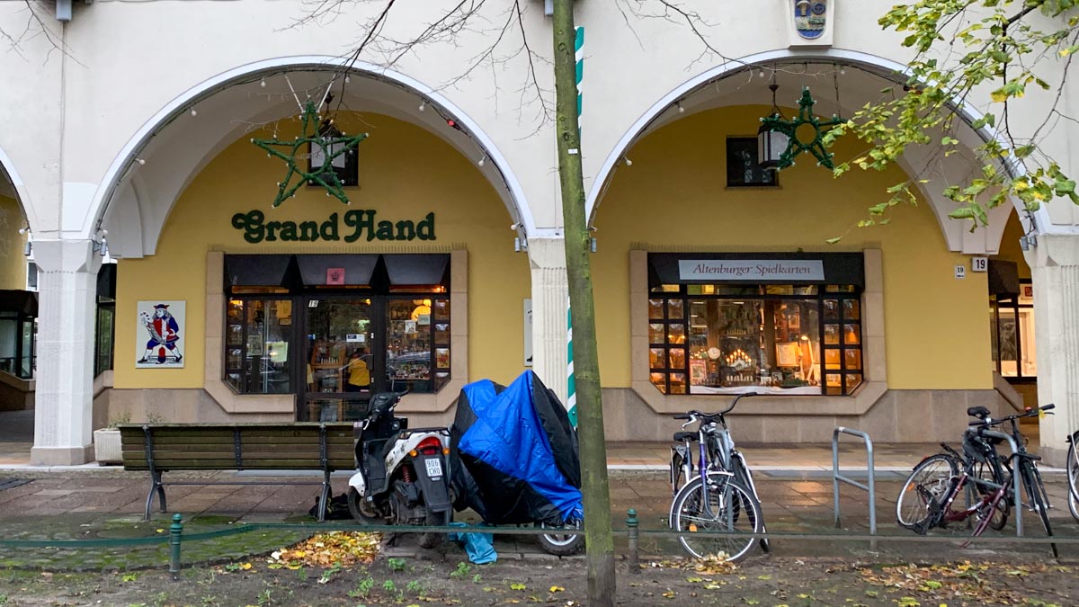 Grand Hand - Nikolaiviertel Berlin